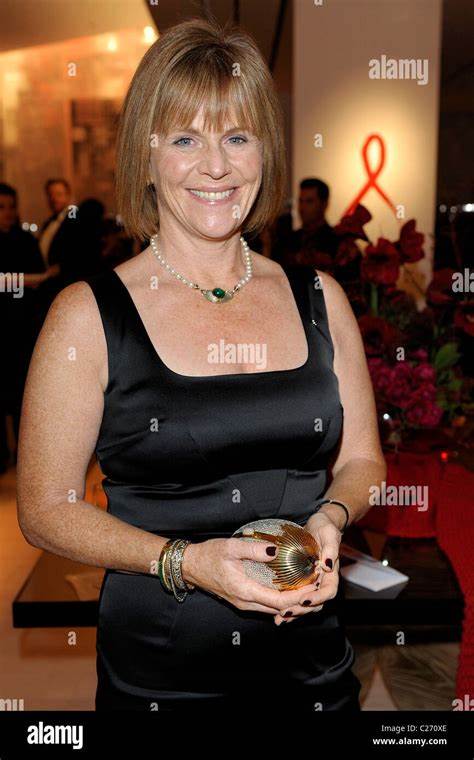 Hire Television Broadcaster Valerie Pringle for your Event | PDA Speakers